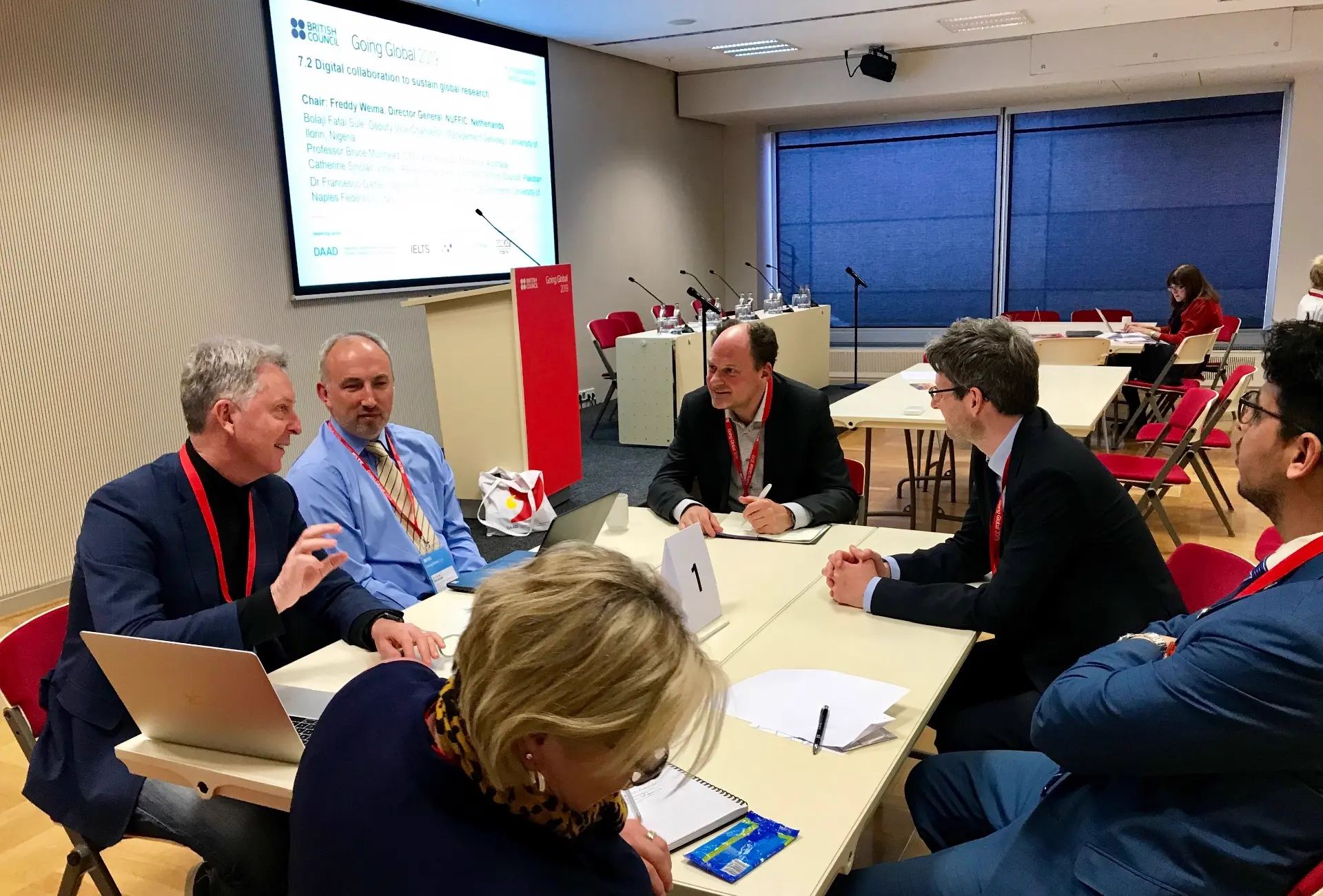 Mindhive | Collective Intelligence Platform for Consultants